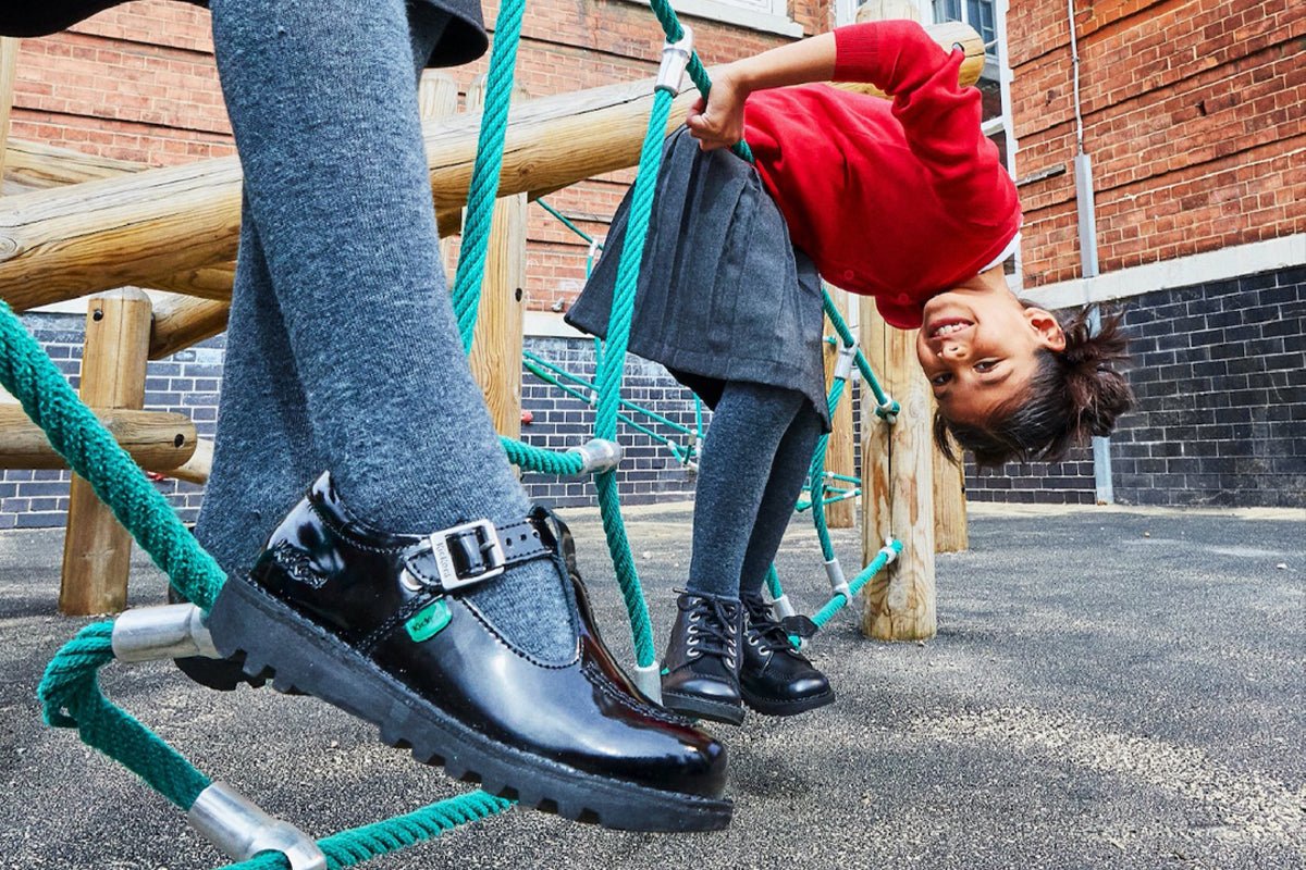 How to Teach Kids to Tie Their Shoelaces | Shuperb.co.uk – SchoolShoes ...